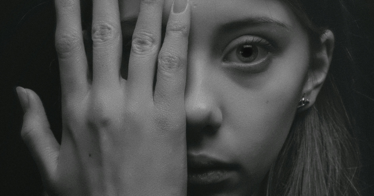 Scopophobia Explained - Navigate Your Fear of Being Watched